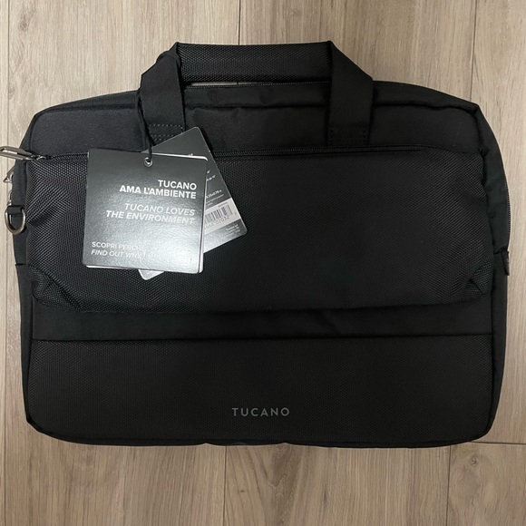 Tucano | Accessories | Tucano Dritta Slim Laptop Bag 2x17x28 Inch Black ...